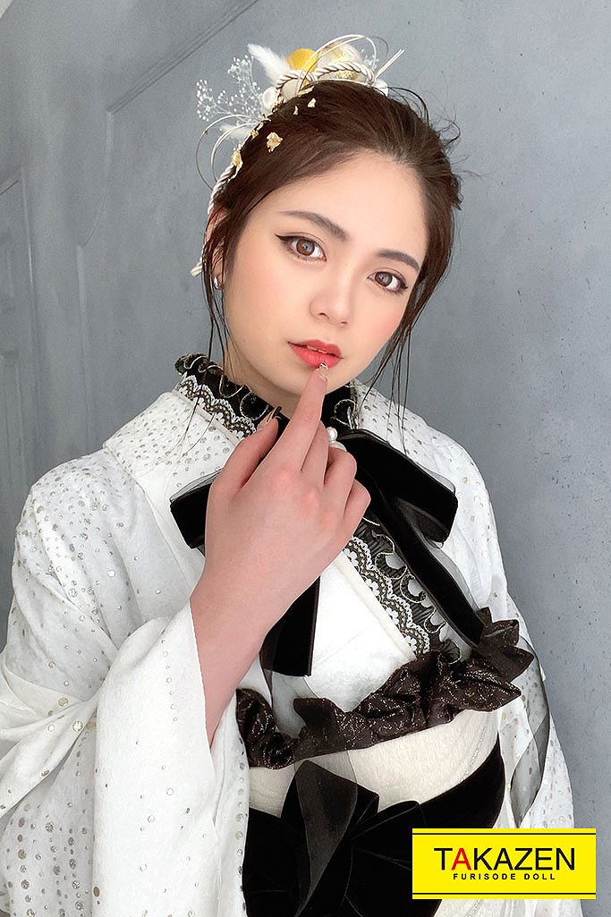 おしゃれレトロモダン(シンプルスッキリ柄) 赤/白 2023年新作★23012｜振袖・袴レンタルなら【TAKAZEN】大阪（心斎橋・堺）兵庫（神戸）奈良の店舗へ